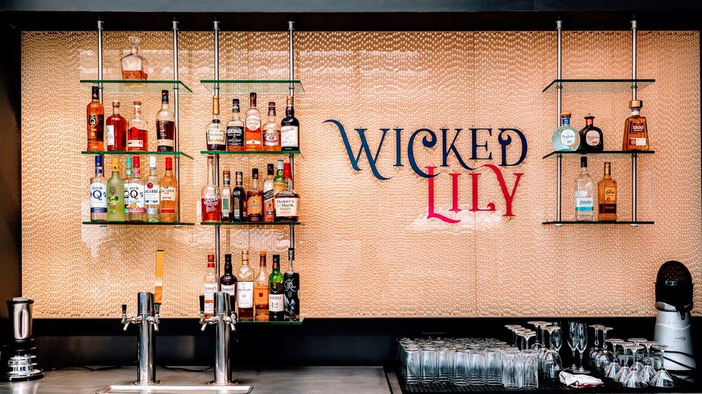 Wicked Lily at Tryst Hotel | Sensitile