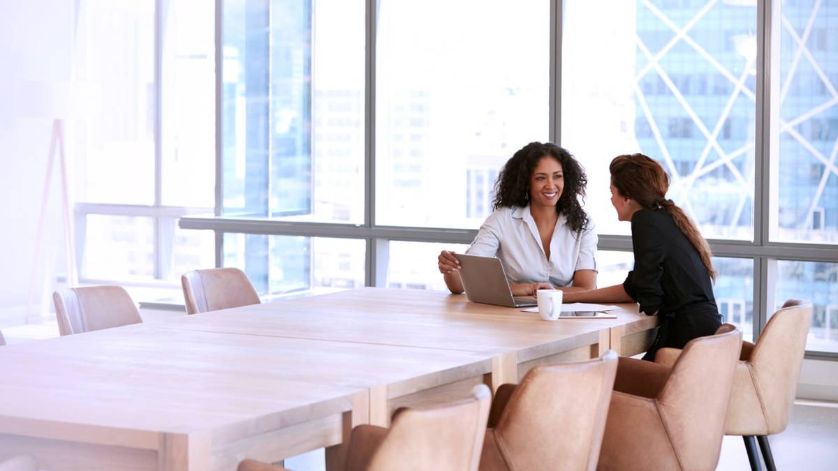 27 one on one meeting questions for managers + template | Eletive