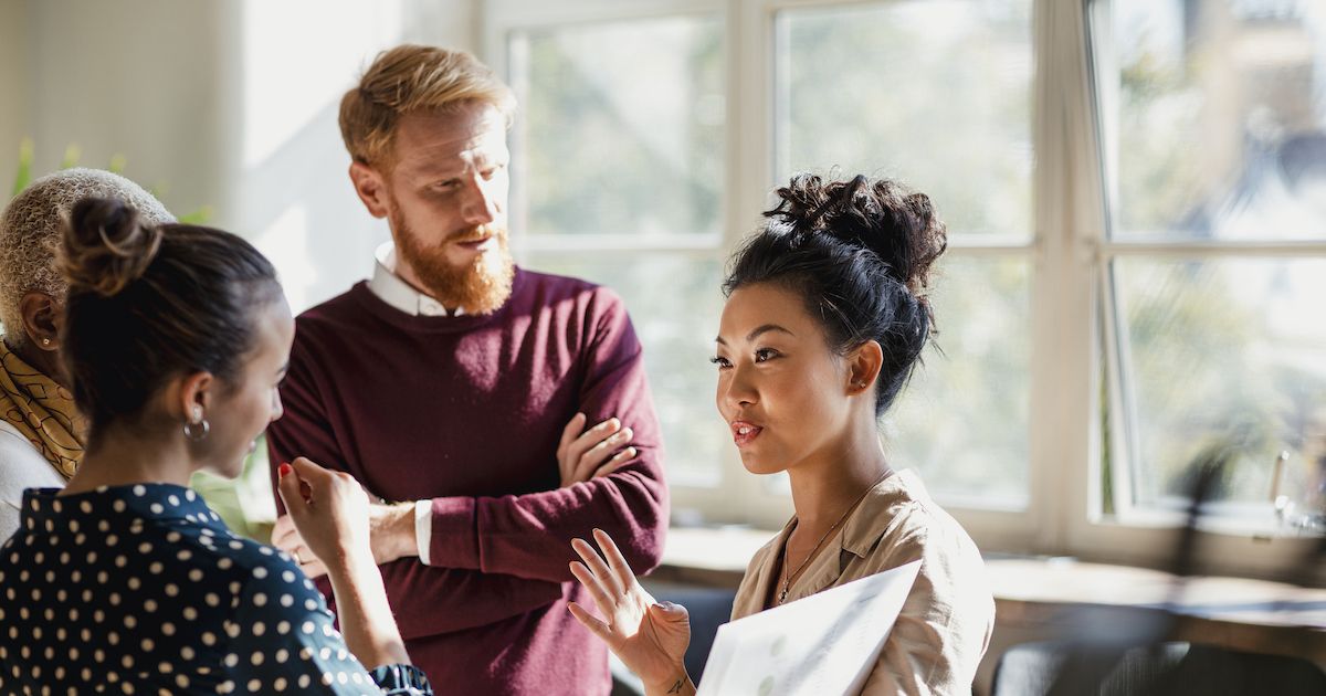 8 Effective Communication Goals for Your Business Strategy - Deputy