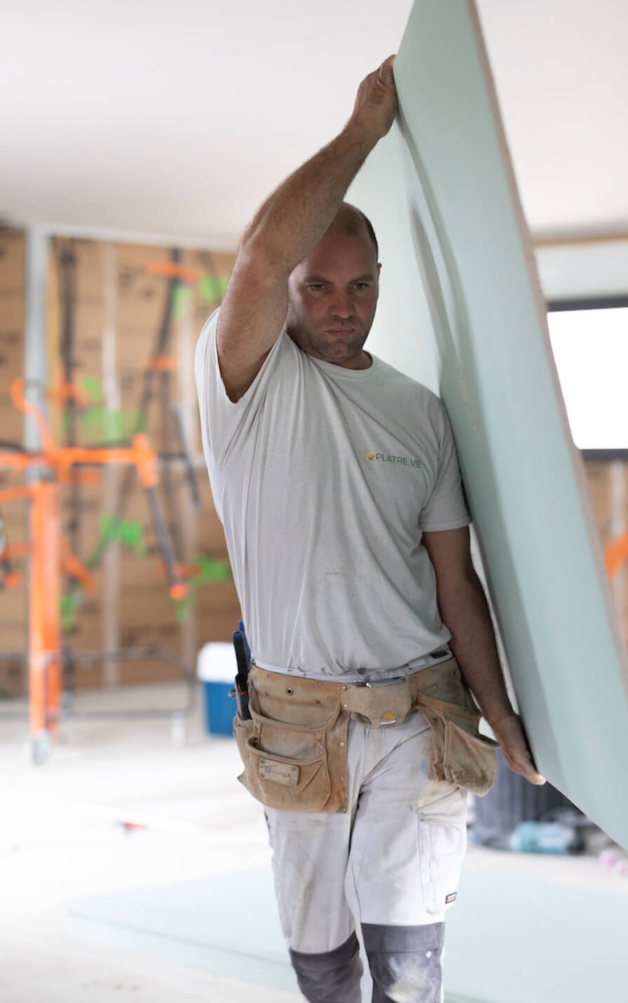 Nous sommes une coopérative d’artisans engagée pour l’habitat de demain.