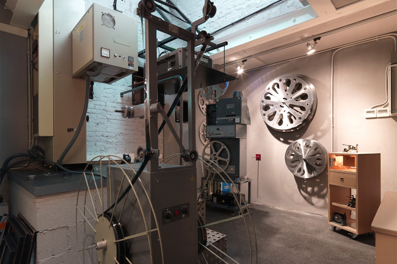 Field Notes: Social Cinemas — Right Angle