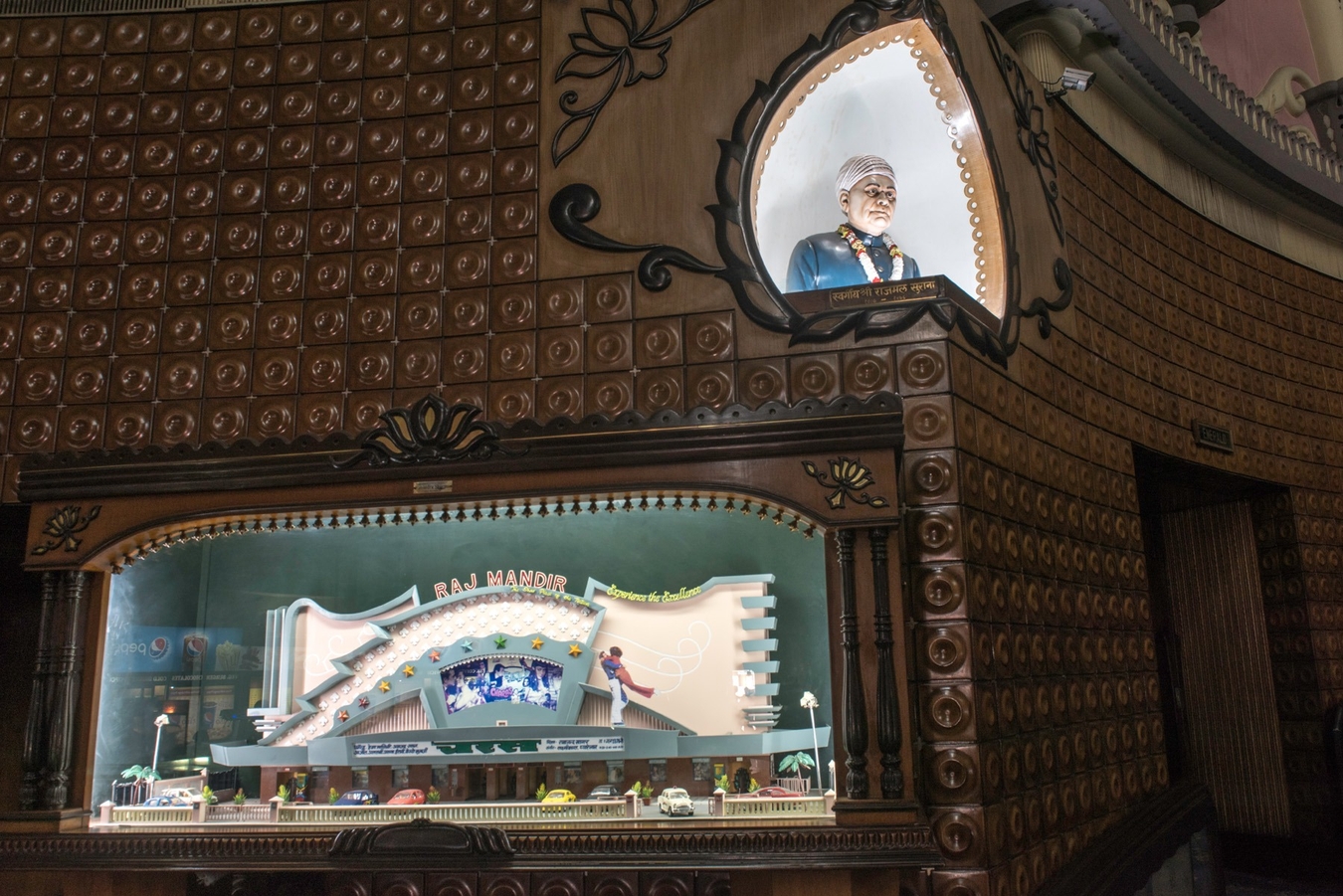 Field Notes: Social Cinemas — Right Angle