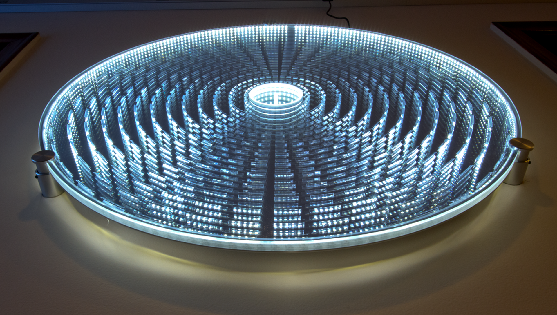 Infinity : Radial Disc Light Fixture | Sensitile