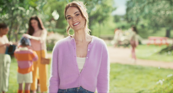 Lily James shows how Sky Mobile lets you keep hold of your data for ...