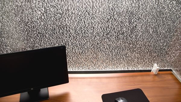 Jali Flight Desk Privacy Screen | Sensitile