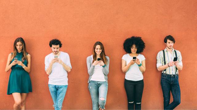 Transforming HR: Leveraging AI for employee engagement [webinar] | Eletive