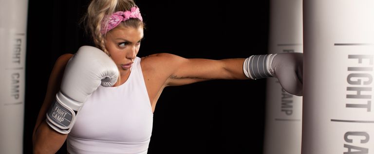 6 Creative Ways to Use a Jab Defensively in the Boxing Ring