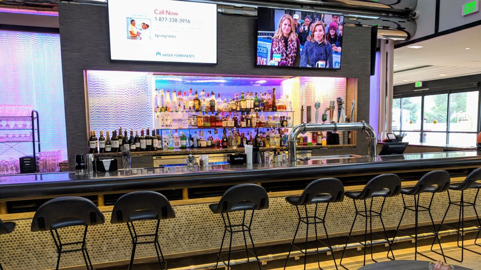 Hilton Universal Bar | Sensitile