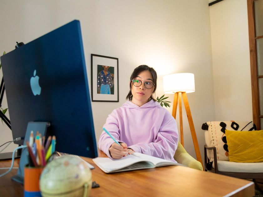 How To Make Your College Application Stand Out With a Theme - Crimson ...